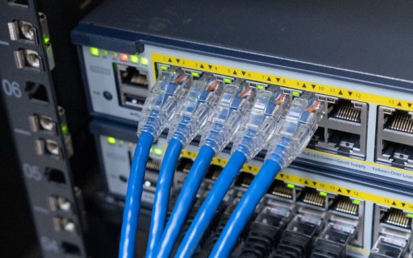 What is Distribution layer and how to choose Distribution Switch